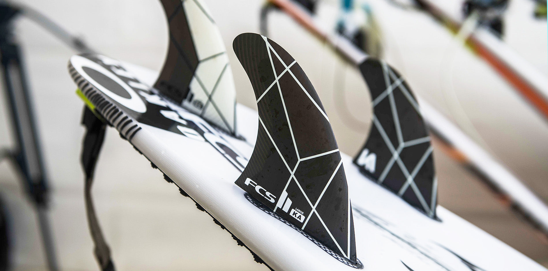 How To Insert And Remove FCS II Fins - FCS Australia